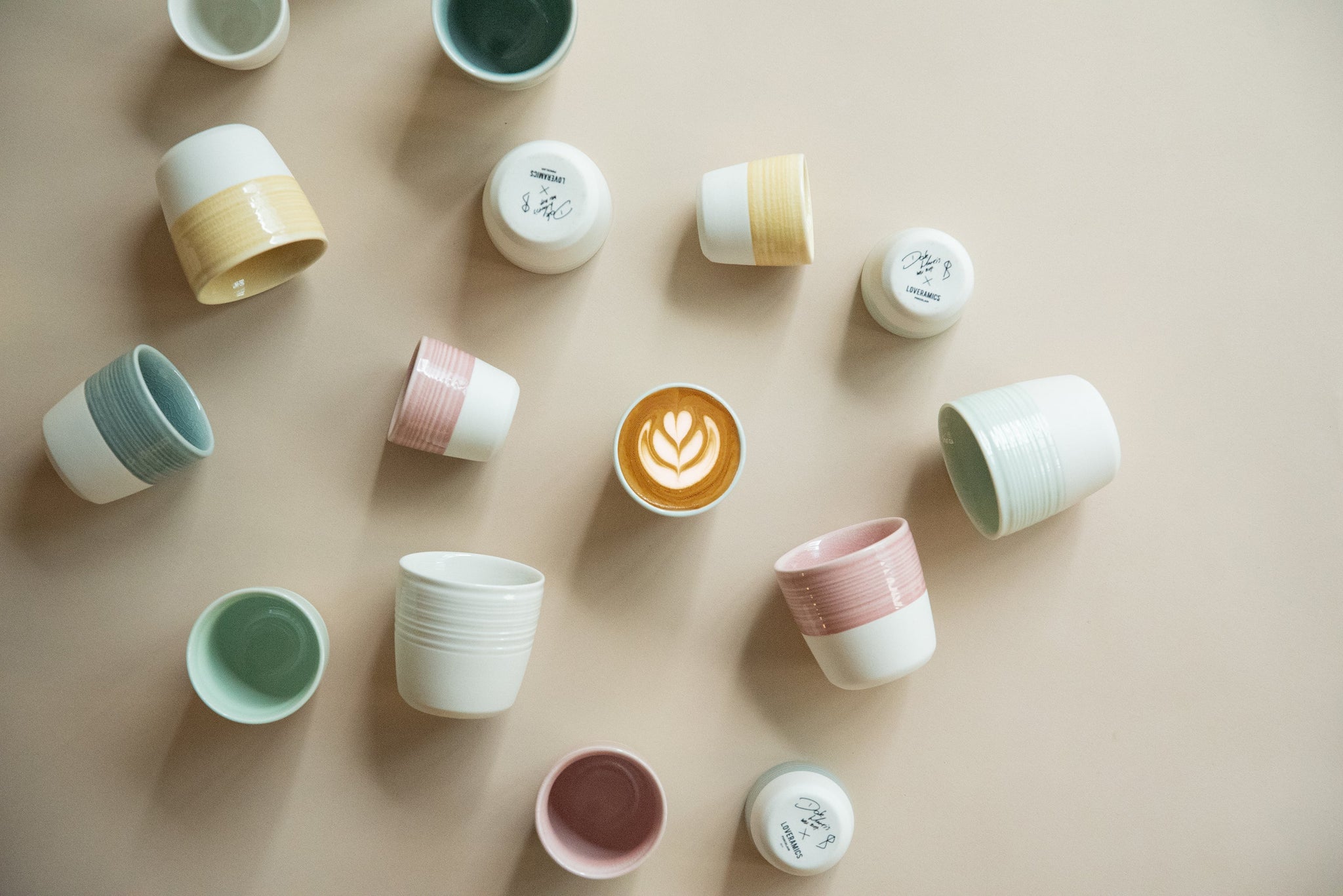 flat white cups